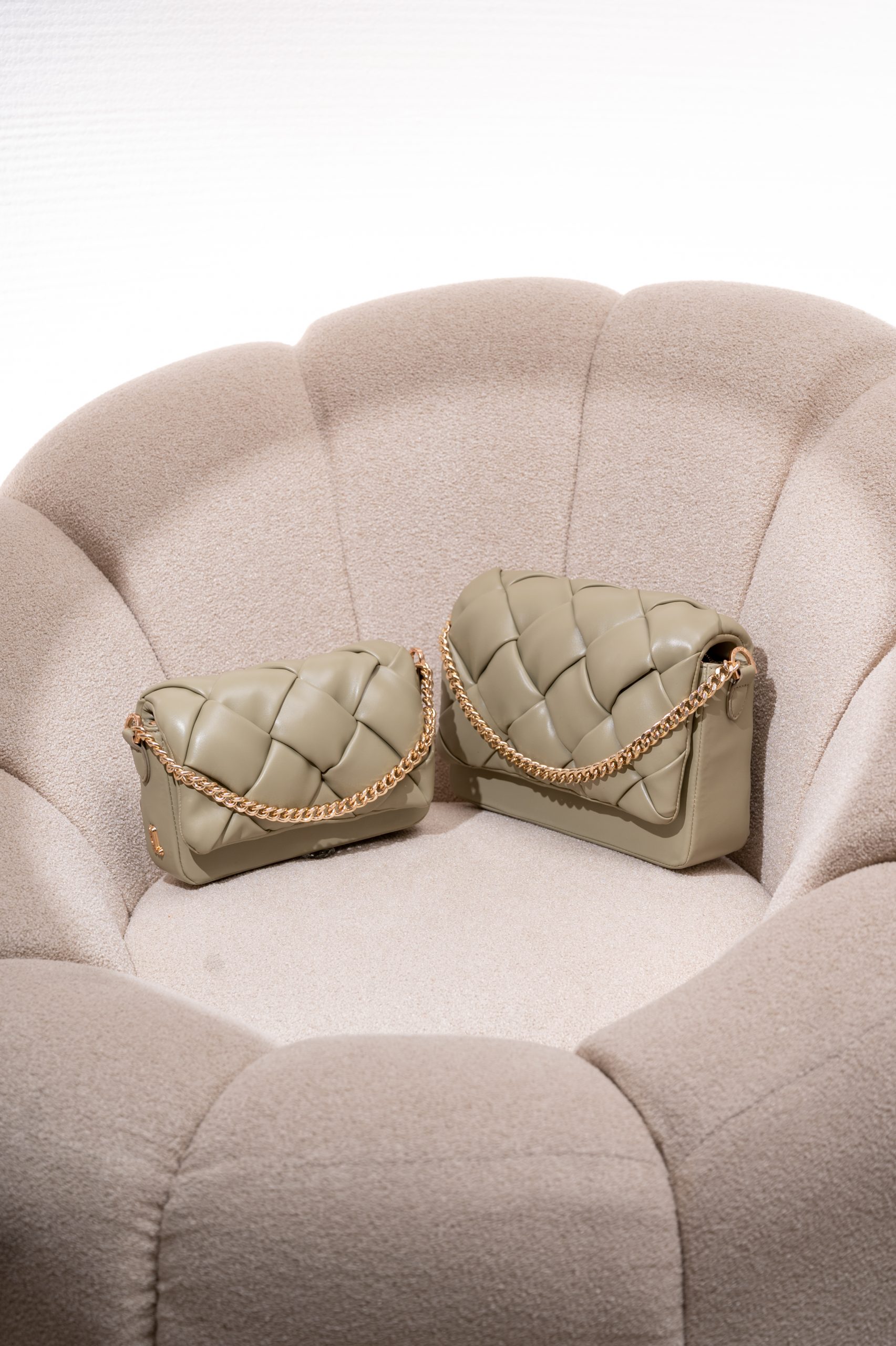 8 Warna Tas yang Cocok untuk Semua Baju, Wajib Punya Nih!