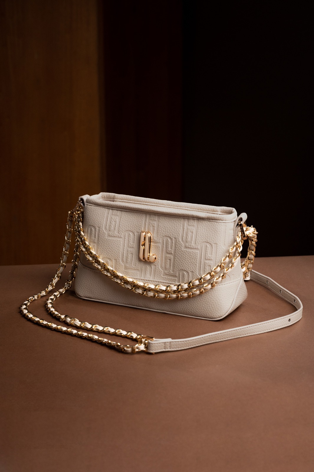 7 Rekomendasi Tas Selempang Wanita Terbaru, Kekinian Banget!