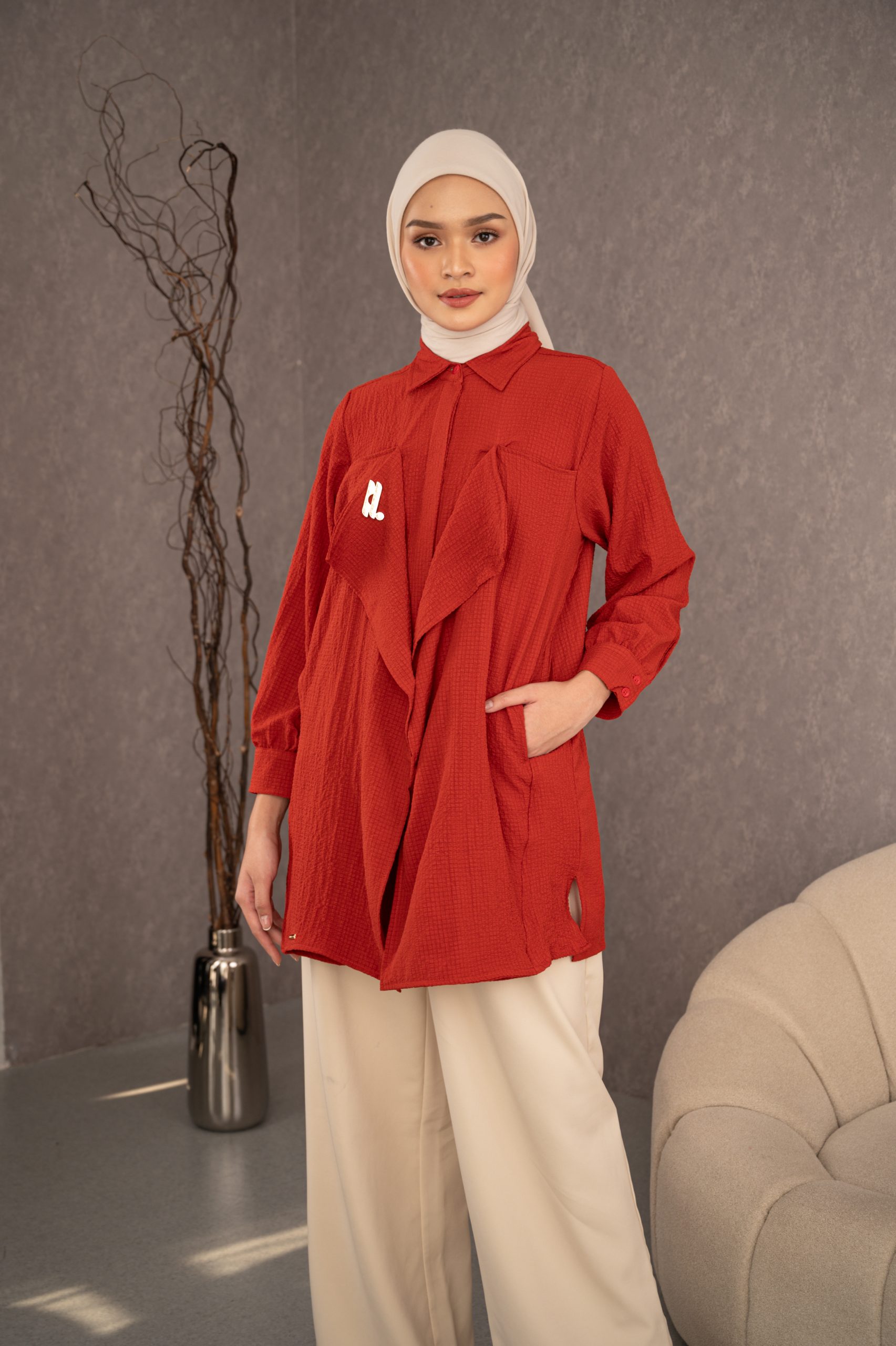 6 Inspirasi Earth Tone Outfit ala Heylocal, Lebih Catchy dan Modis